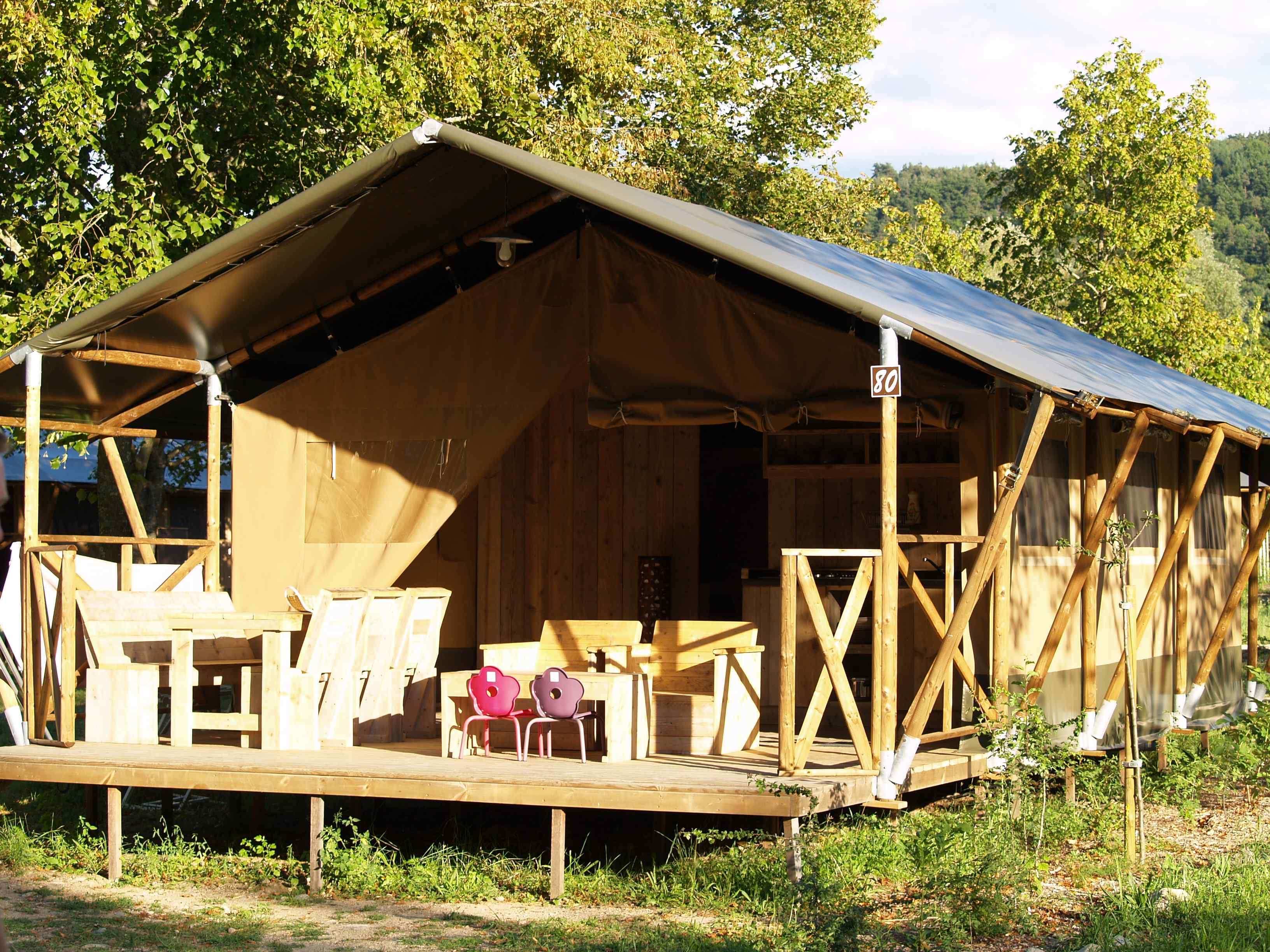 Lodge Safari – CosyCamp : Tente lodge en Auvergne, Auvergne-Rhône-Alpes ...